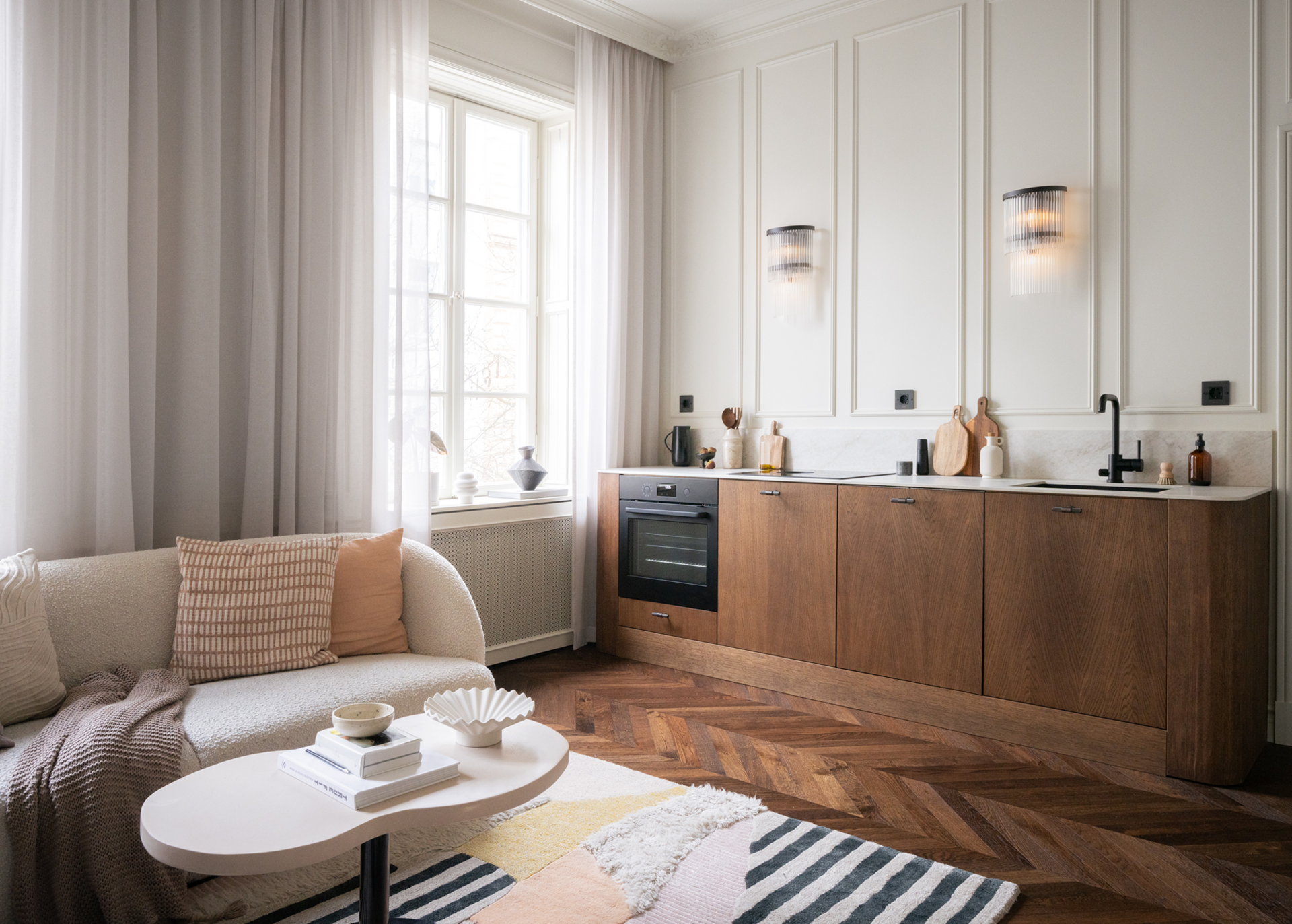 Wooden kitchen with marble-look countertop – Inspiration - Bricmate