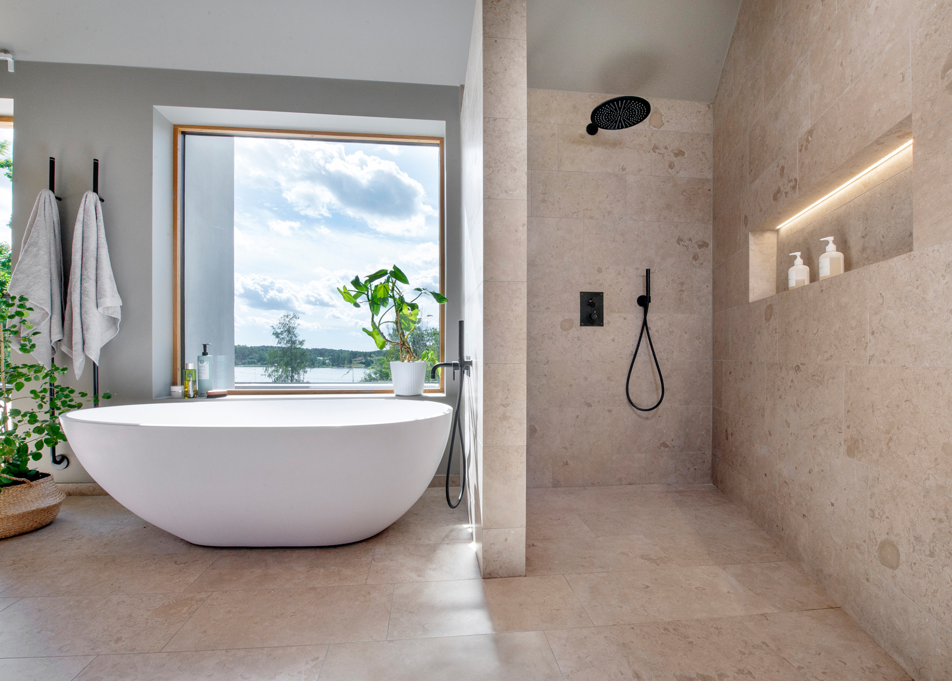 Lyxigt badrum i varma toner - Inspiration - Bricmate